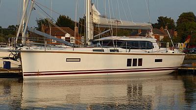 Sirius 40DS 'Aloucia' - Yacht- & Charterzentrum GmbH - YachtOffice